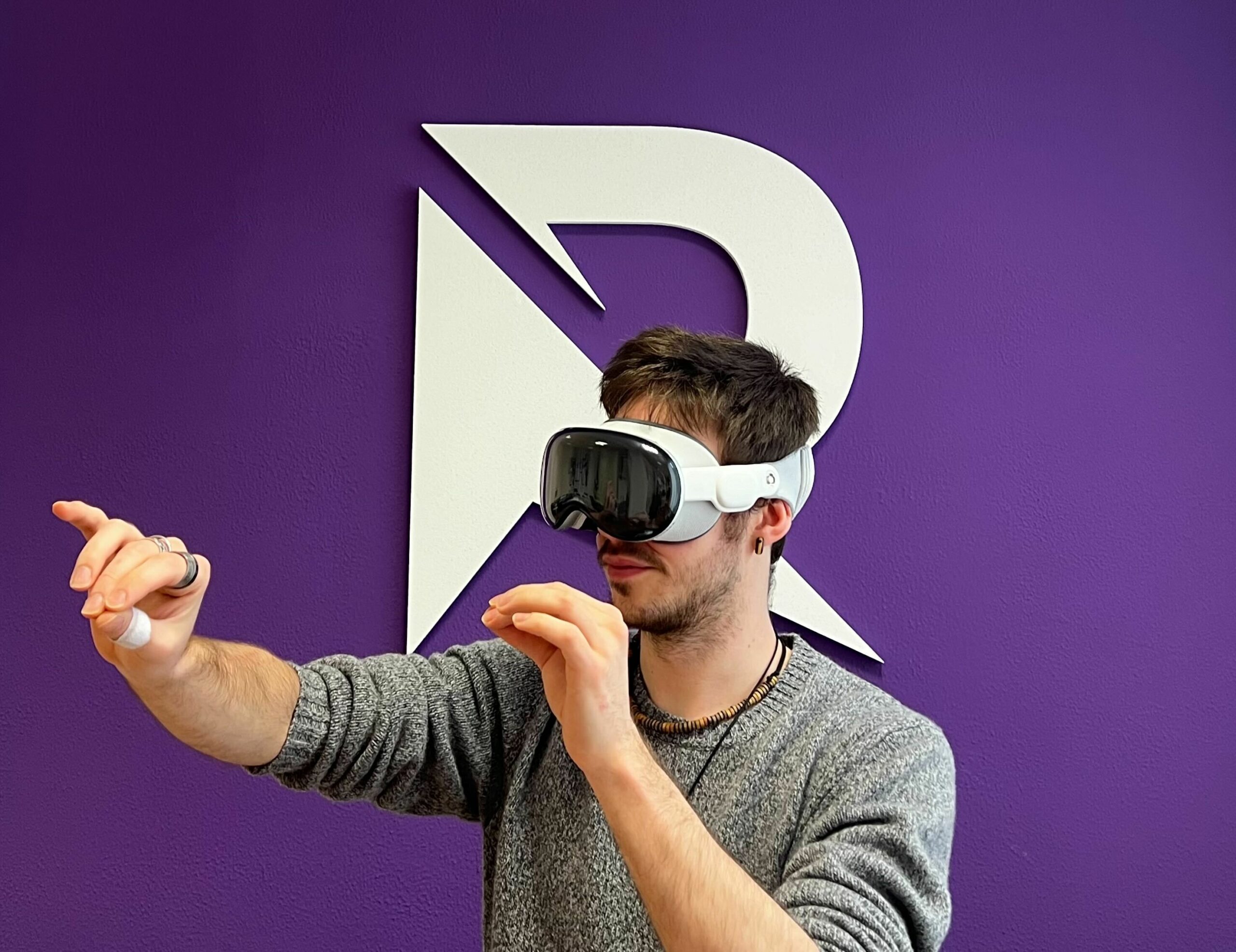 Vision Pro: Beyond virtual reality, toward an integrated world ...